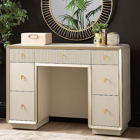 Gold bedroom furniture: the ultimate guide to sleeping and relaxing in ...